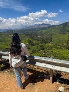2 Days in Munnar: Tea Estates, Mountains & Culture