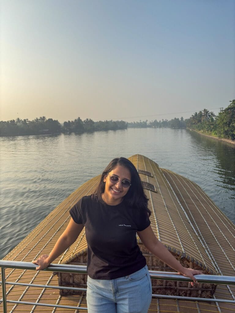 Kerala Backwaters Guide: Houseboat or Resort in Alleppey